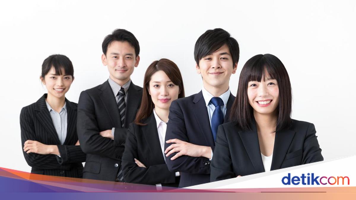 Jas Pria vs Jas Wanita: Kenali 4 Perbedaan Busana Formal Ini