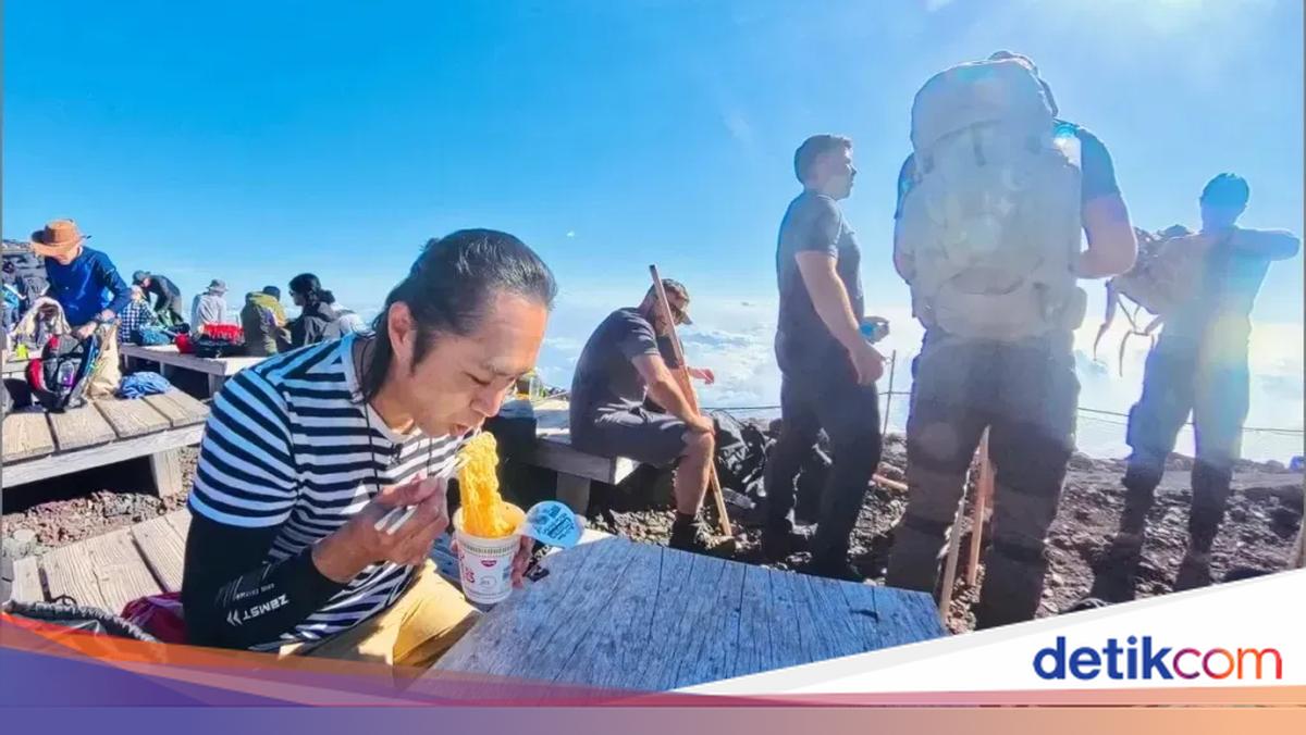 Sensasi Makan Mie Instan Cup Mahal di Gunung Fuji, Segini Harganya!