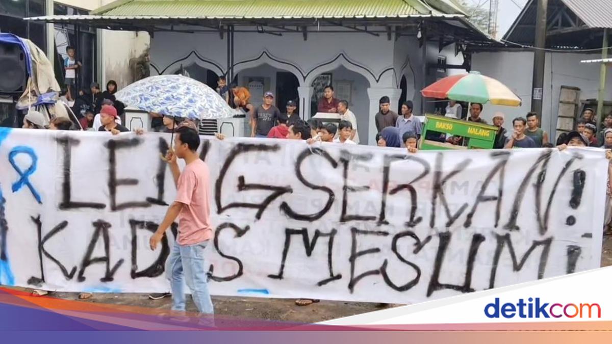 Warga Tuntut Kades di Batang Dicopot Usai Diduga Selingkuh dengan Istri Orang