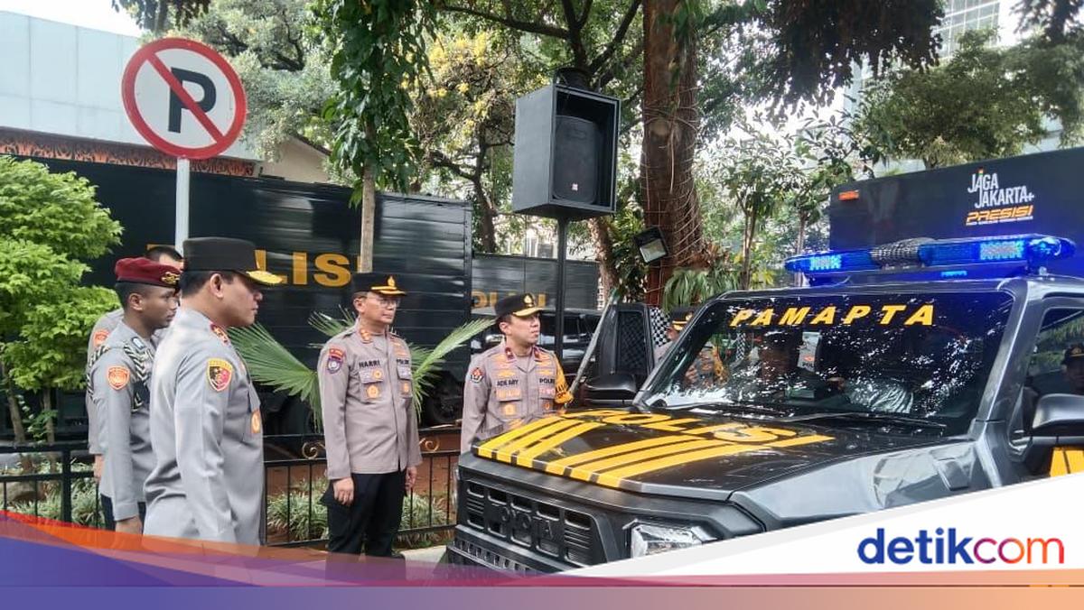 Kapolda Metro Serahkan Mobil Patroli ke Jajaran: Simbol Pelayanan ke Warga