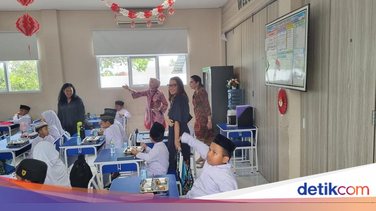 Ibu Negara Brasil Kunjungi SPPG dan SD di Jaktim, Lihat Siswa Santap MBG