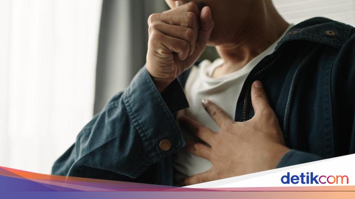 Benarkah Minum Es Picu Batuk?