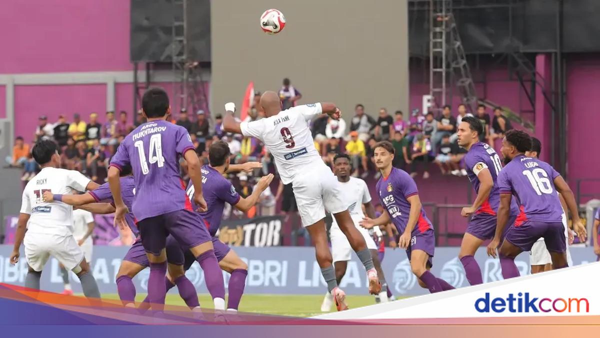 Persik Vs PSM Masih 0-0: 2 Kali Tiang-5 Kartu di Babak Pertama
