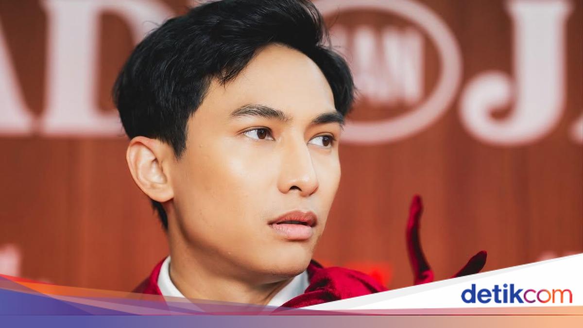 Profil Ardit Erwandha, Pemeran Utama Film Tunggu Aku Sukses Nanti