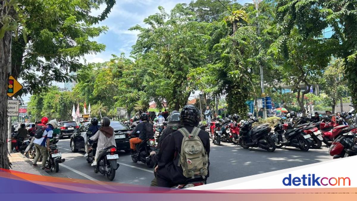 Demo Buruh Surabaya Tagih Janji Kesepakatan May Day 2025