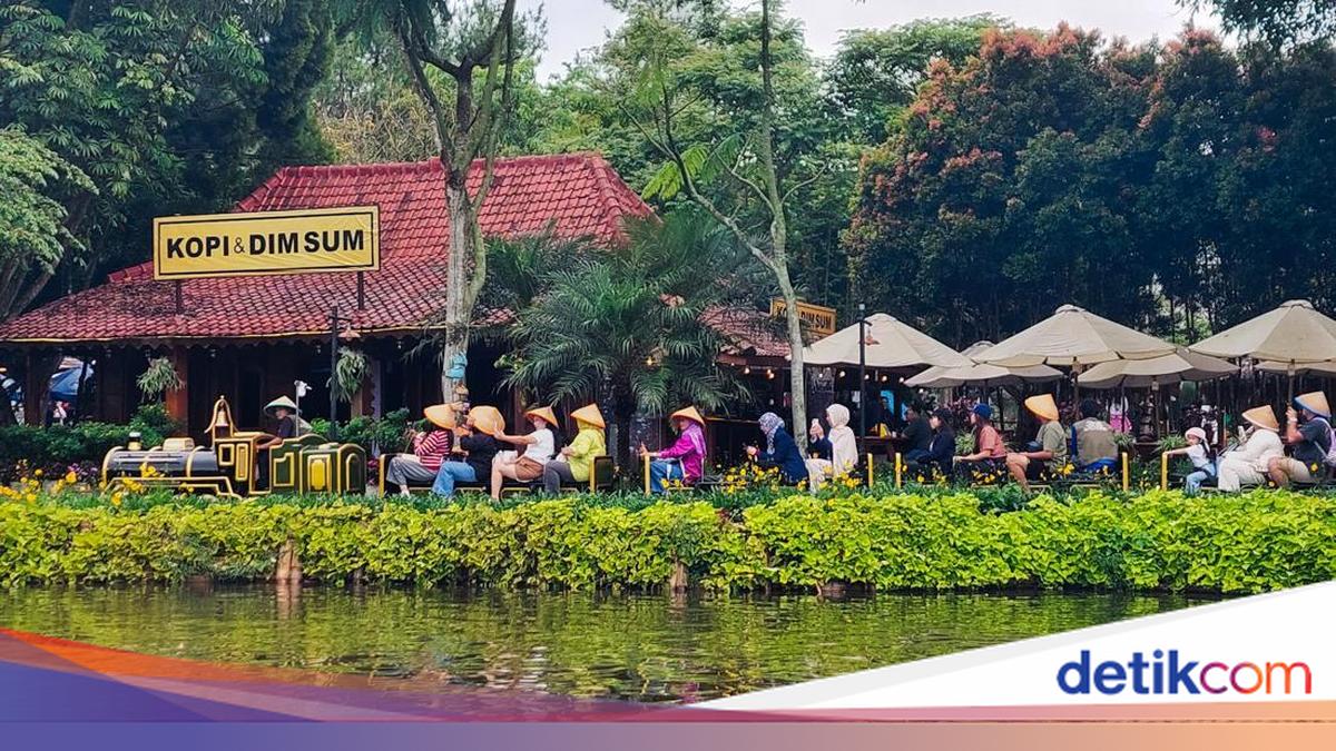 Kereta Danau, Cara Baru Menikmati Pesona Floating Market Lembang