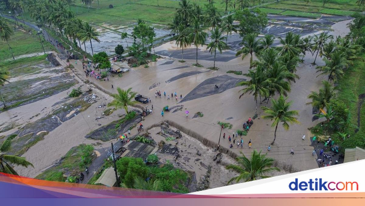 Tanggul Sungai Regoyo di Lumajang Jebol Akibat Banjir Lahar Gunung Semeru