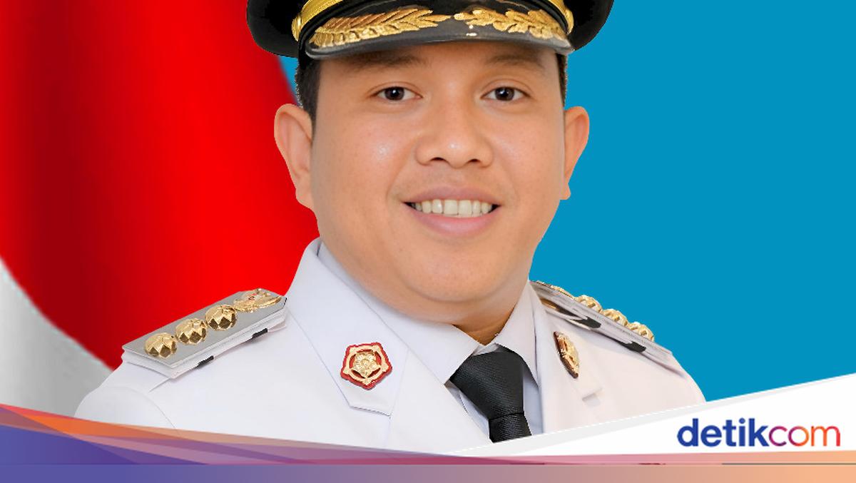 Profil Walkot Sibolga Syukri yang Jalan Kaki 3 Hari Lewati Titik Longsor
