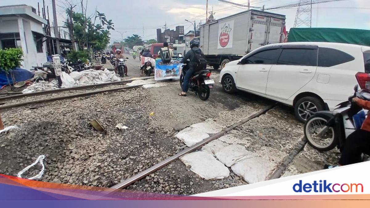 Perbaikan Rel Diperpanjang, Sistem Buka-Tutup Jalan Kaligawe Masih Berlaku