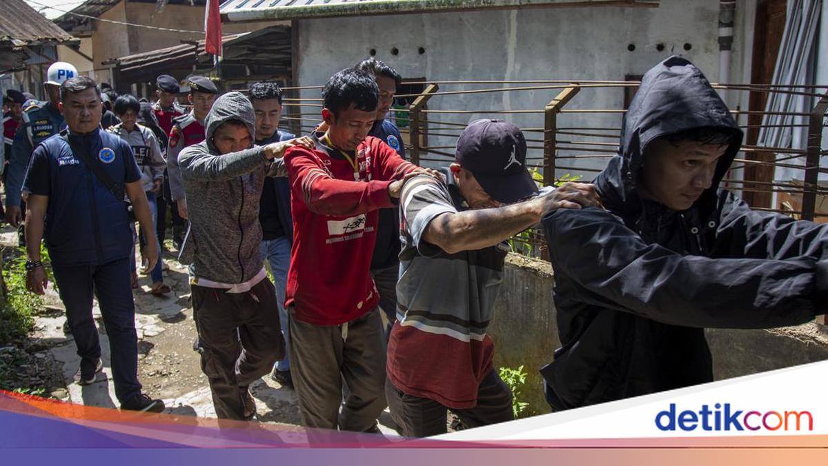 Petugas Amankan 36 Warga Positif Narkoba Saat Razia di Muka Kuning Batam