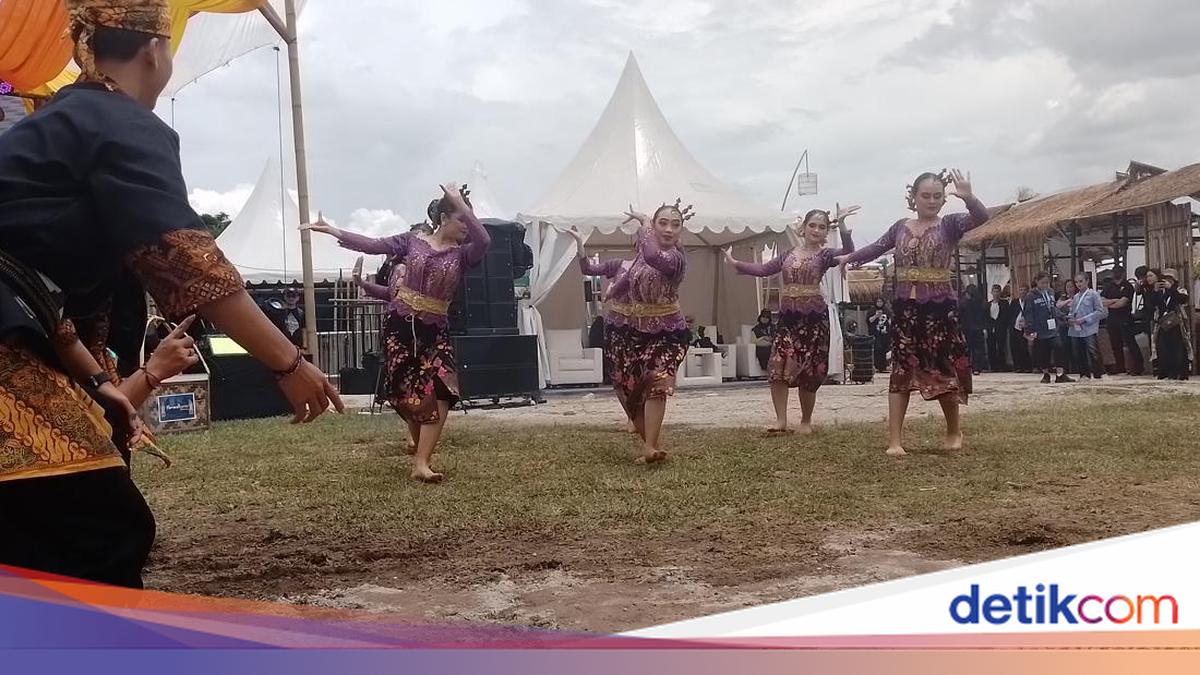 Pesona Tari Maranggi Purwakarta Meriahkan West Java Festival 2025