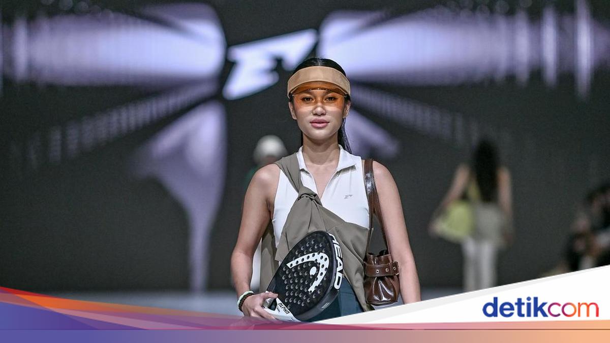 Foto: Gaya Azizah Salsa di Catwalk JFW 2026, Bikin Brand Erspo Minta Maaf