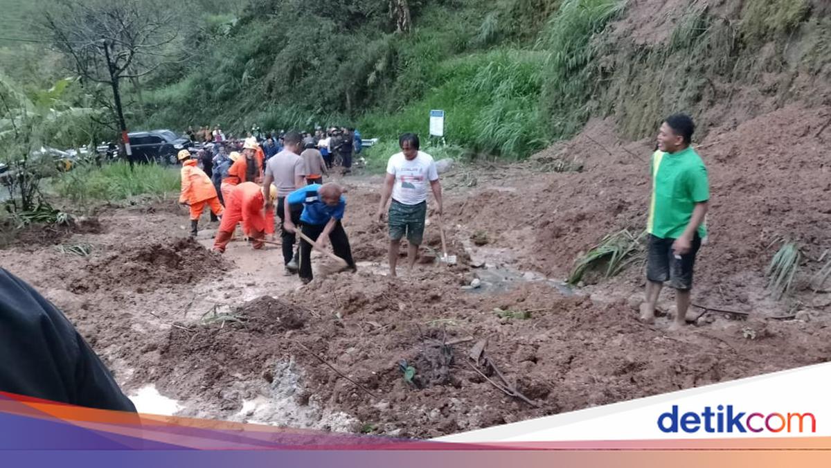 Longsor Terjang Jalan Raya Poncol Magetan, Pemotor Tewas Tertimbun
