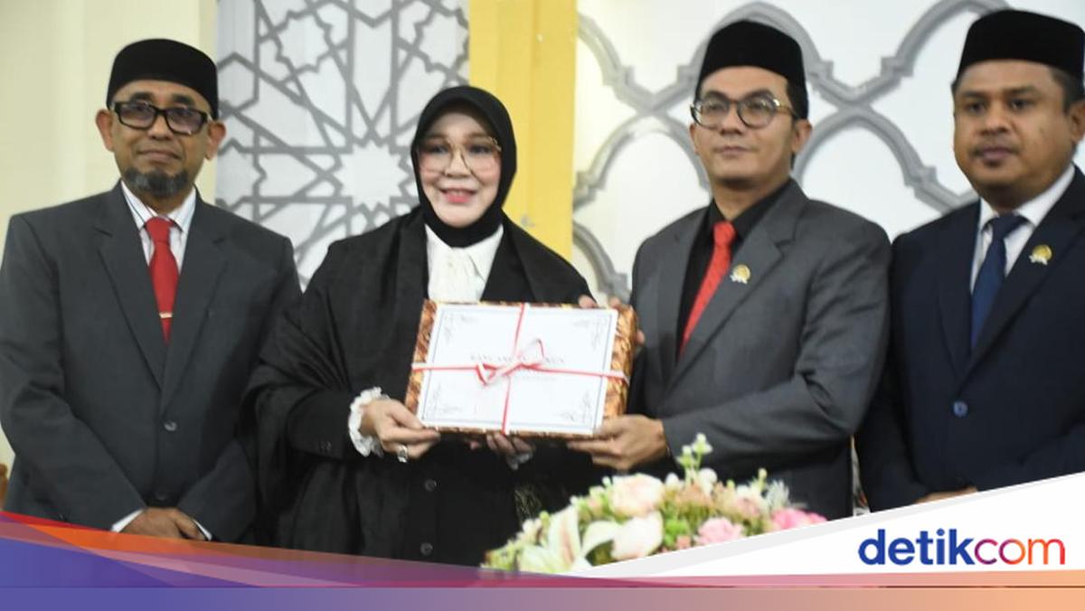 Walkot Illiza Serahkan RAPBK ke DPRK: 2026 Momentum Perkuat Kemampuan ...