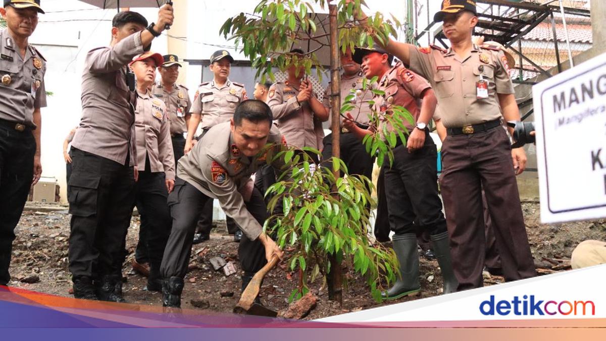 Sespimma Polri Gelar Baksos di Malang: Tanam Pohon-Donor Darah