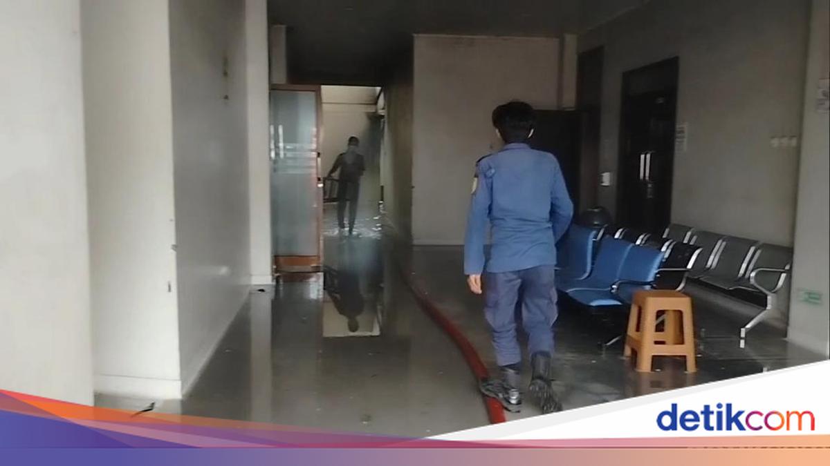126 Pasien Berhasil Dievakuasi Saat Kebakaran RS Pamanukan Subang