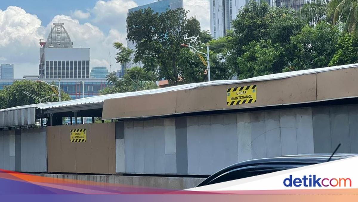 Atap Lintasan MRT Tertimpa Pohon Tumbang di Senayan Kini Diberi Penutup