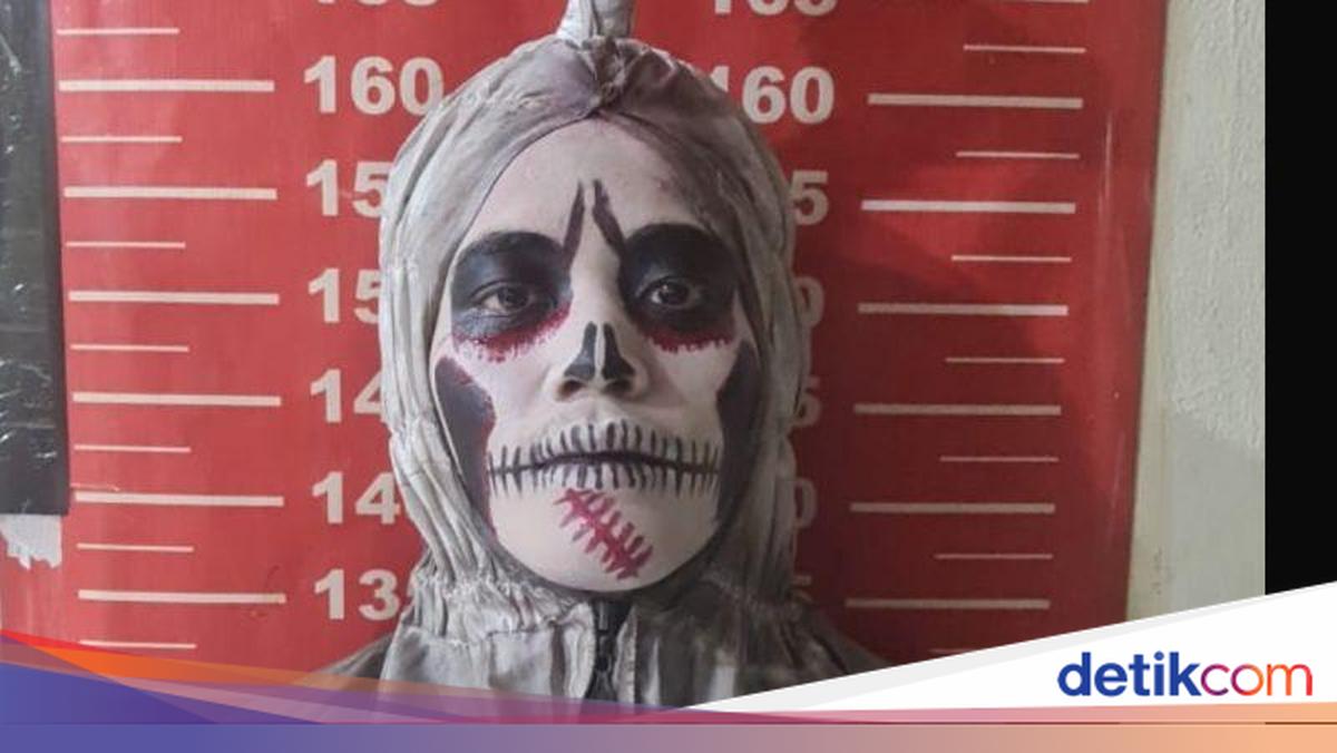 Resah Warga Jakut, 3 Pengamen Berkostum Pocong Malam-malam Diamankan Polisi