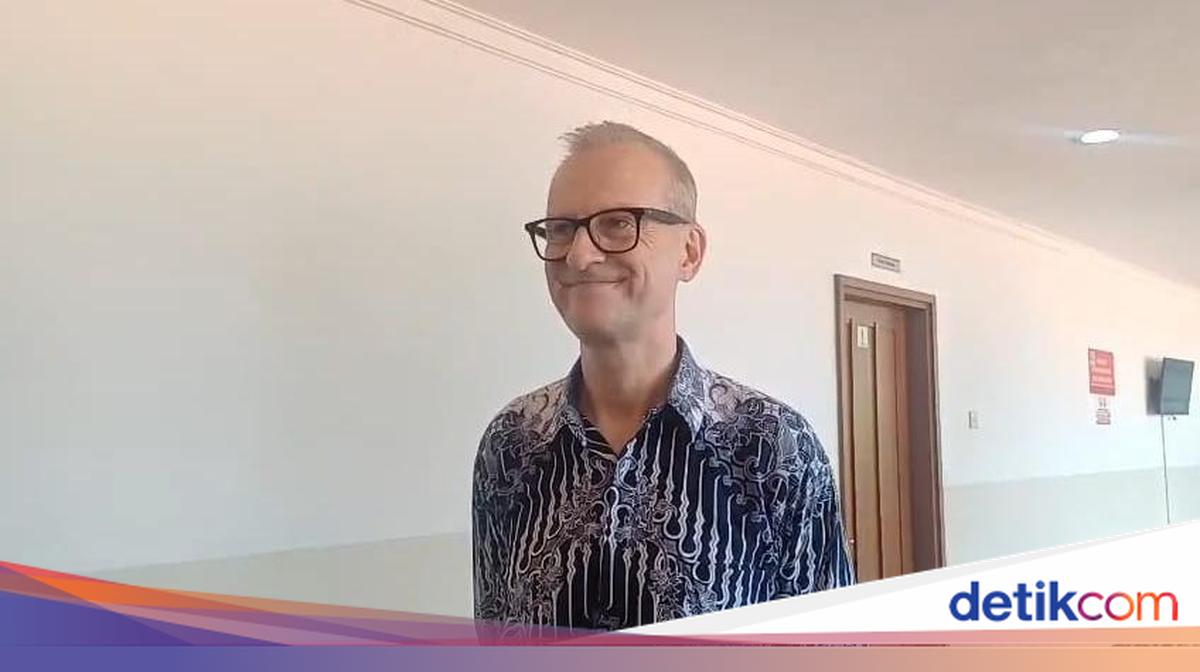 Andrew Trigg Full Senyum Hadiri Sidang Cerai, Marissa Anita Absen