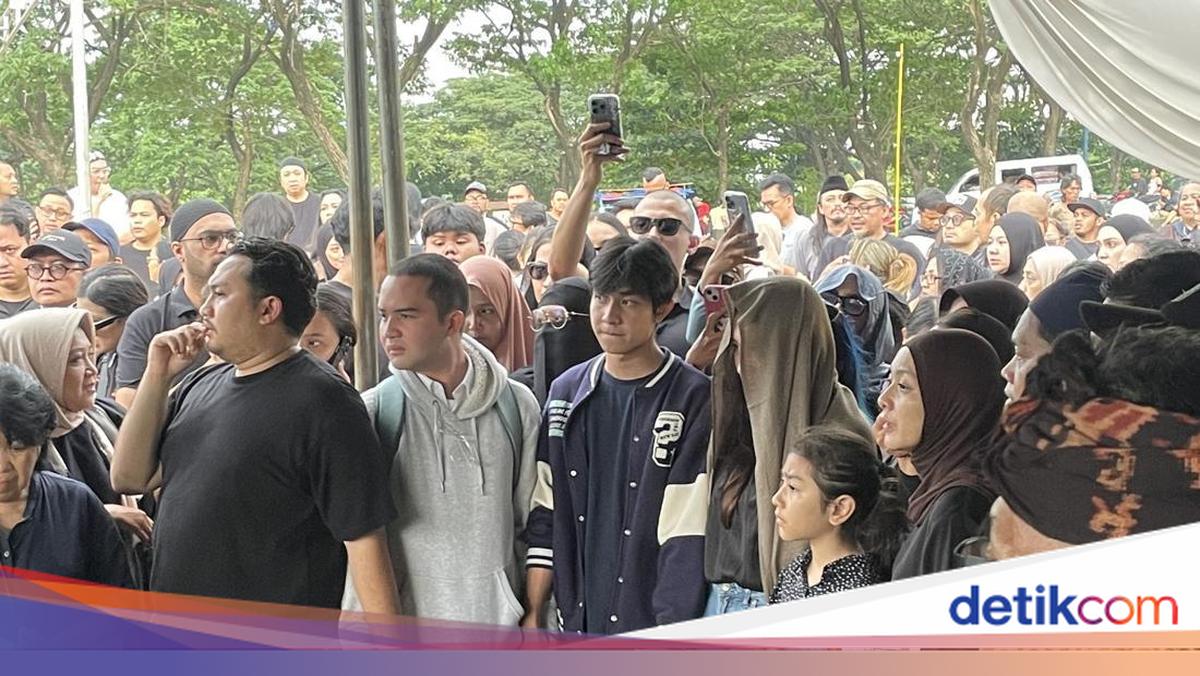 Pemakaman Gary Iskak Penuh Haru