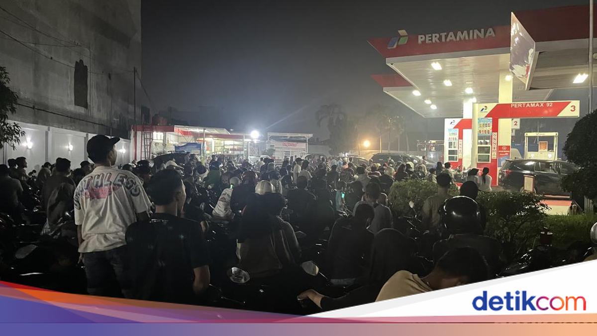 Ratusan Kendaraan Padati SPBU di Medan, Antrean Mengular Belasan Meter