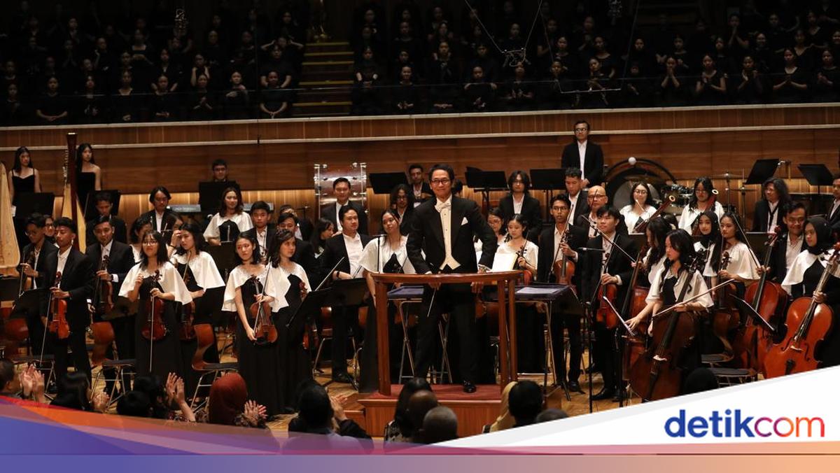 Addie MS Sukses Pimpin Konser Ke-3 Light Ministry Orchestra