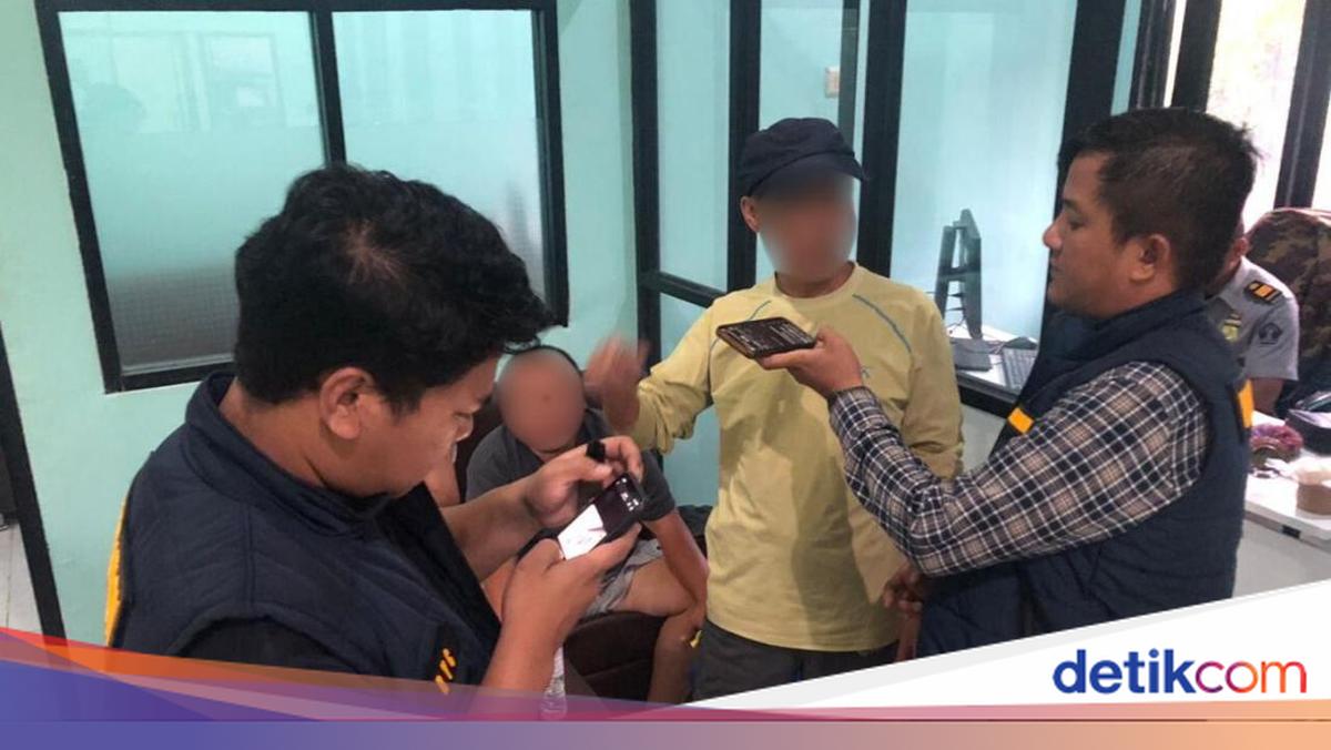 Diduga Penambang Ilegal, 3 WN China Ditangkap Saat Mau Kabur ke Malaysia