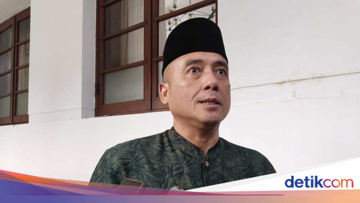 Status Tersangka Gugur, Erwin Kembali Ngantor di Balai Kota Bandung