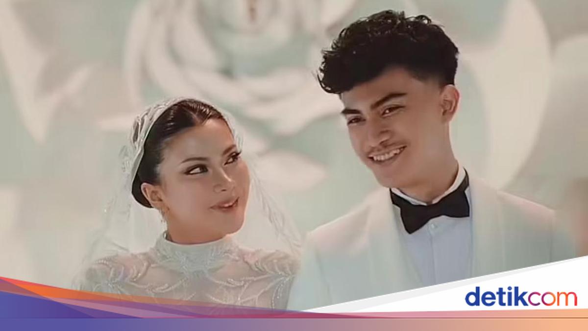 Hanum Mega Didampingi 2 Anak, Resmi Menikah dengan Rafly Febian