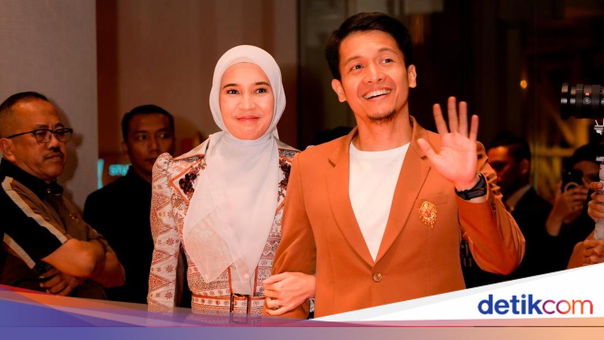 Dhini Aminarti-Dimas Seto Bagi Cerita Rasanya Main Bareng di Mengejar Restu