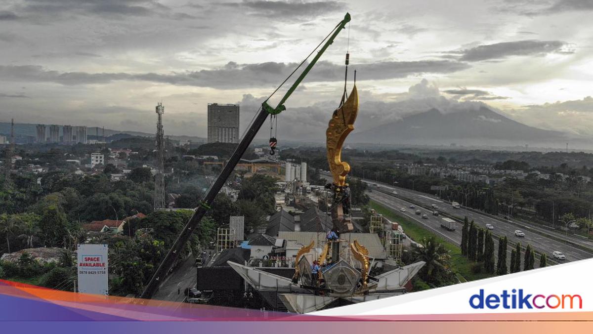 Kujang Raksasa Hiasi Tugu Pancakarsa, Bogor Hadirkan Ikon Baru ...