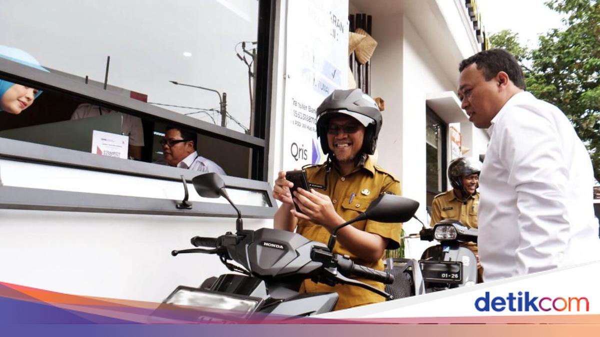 Perpanjang STNK Drive Thru Paling Lama 5 Menit, Bayar Bisa Pakai QRIS
