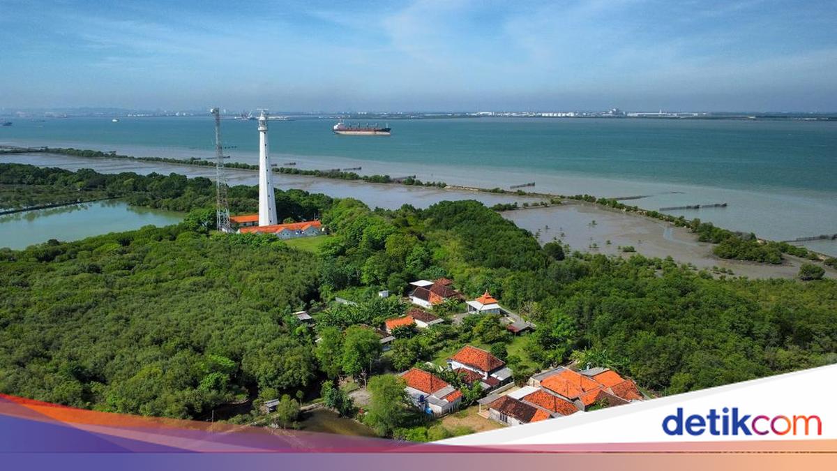 Mercusuar Ikonik Peninggalan Belanda di Pulau Madura