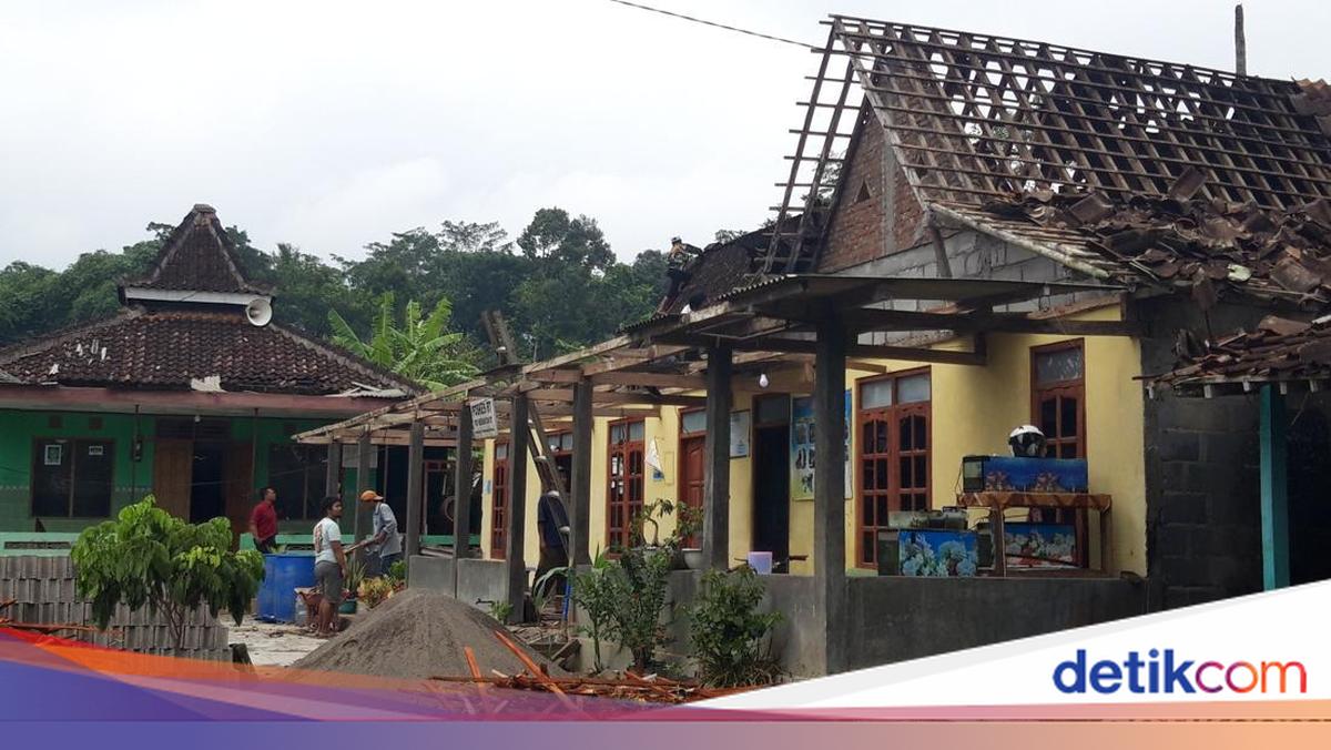 Lisus Ngamuk di Musuk Boyolali, Rumah Rusak-Kubah Masjid Copot
