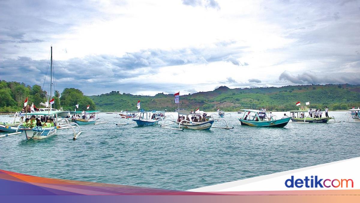 Pelatda Dibuka di Tengah Laut, Ratusan Atlet Lobar Parade Naik Perahu