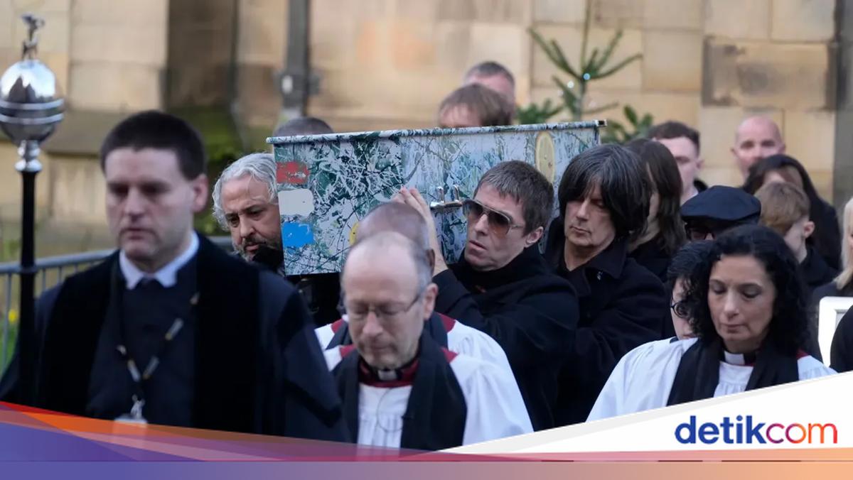 Peti Gary 'Mani' Mounfeld Cover Album The Stone Roses