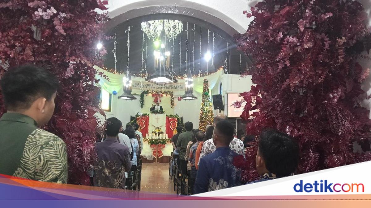 Ibadah Natal di GKI Jalan Zainul Arifin Medan Dipadati Ratusan Jemaat