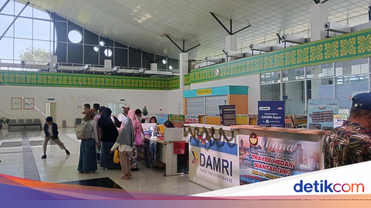 Pemudik Nataru di Terminal Amplas Medan Menurun