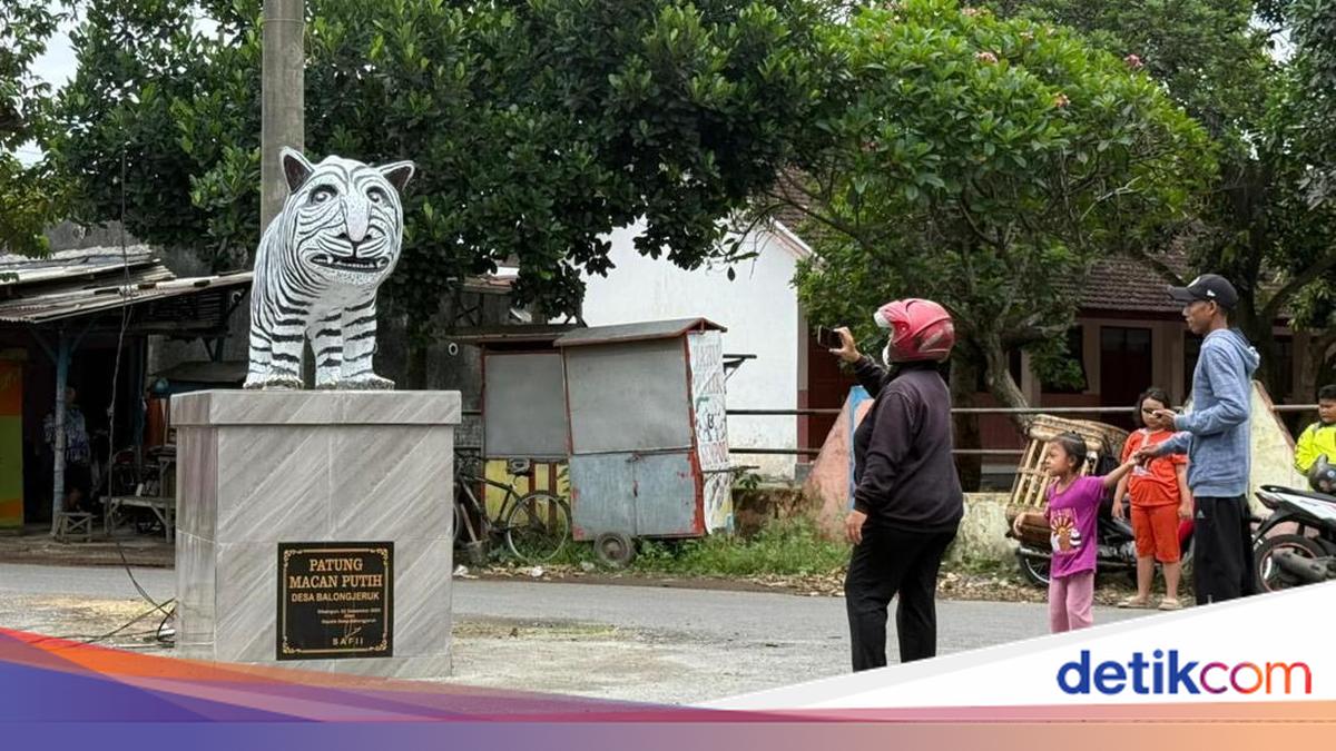 Bawa Cuan! Cendera Mata Macan Putih Mirip Kuda Nil di Kediri Laris Manis