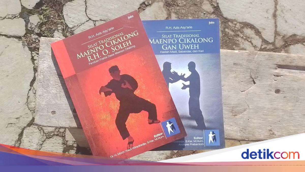 Kitab Silat Maenpo Cikalong Dua Jilid Peninggalan Guru Besar R.H. Aziz ...