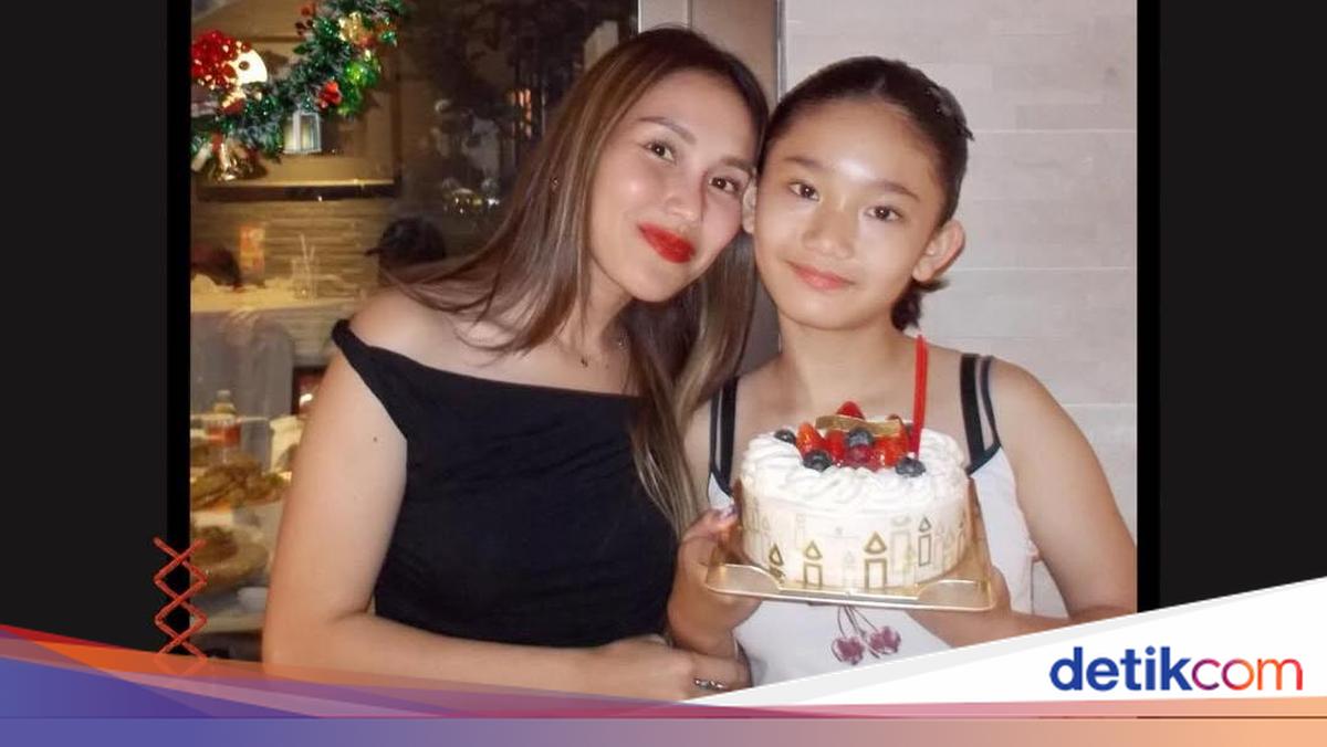 Doa Mendalam Ayu Ting Ting dan Rayakan Ultah ke-12 Bilqis di Singapura
