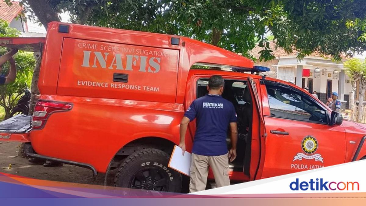 Tim INAFIS Polda Jatim Olah TKP Sekeluarga Ditemukan Tewas di Situbondo