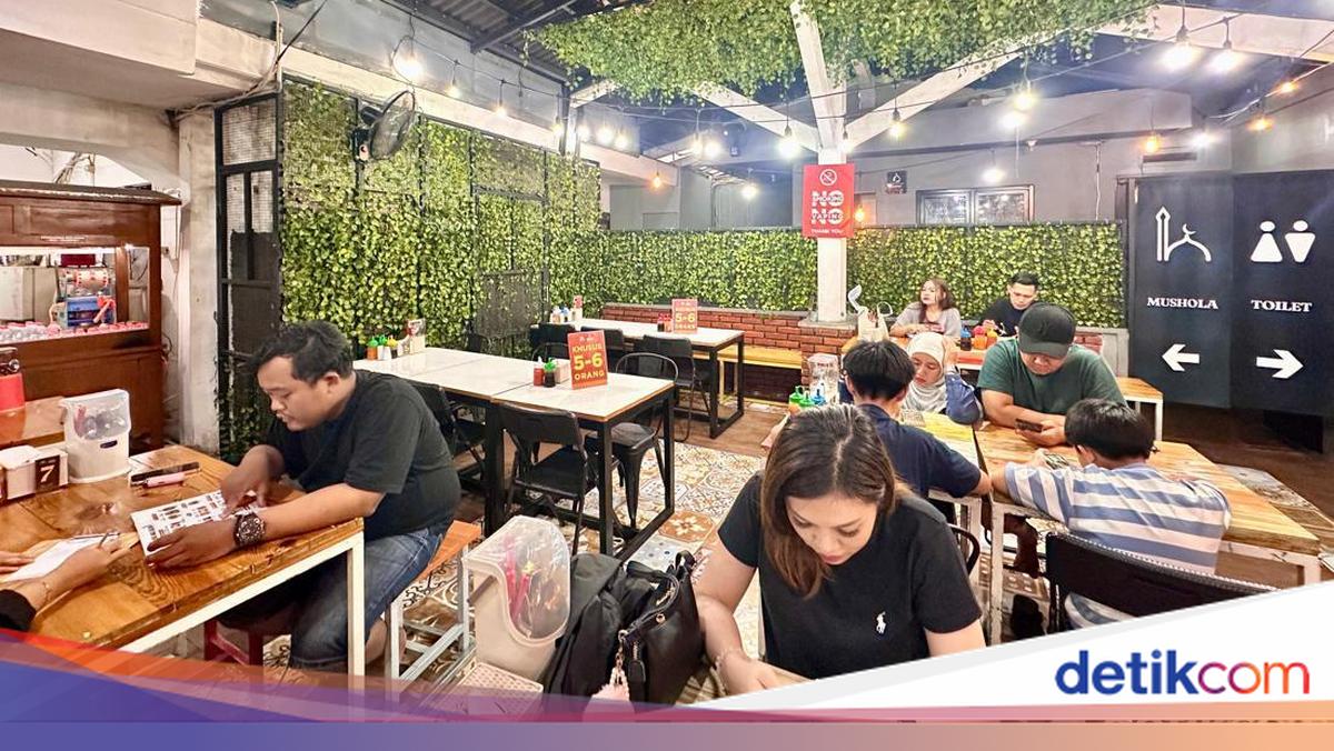 Viral di Depok! Sate Maranggi Mas Kulin Ini Empuk dan Manisnya Juara