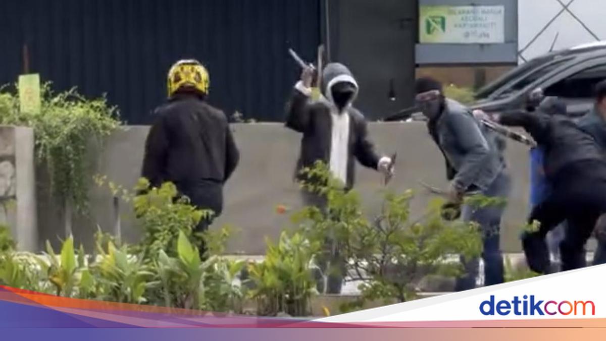 Keluarga Korban Pembacokan Saling Serang di Depan Mal Palembang Lapor ...