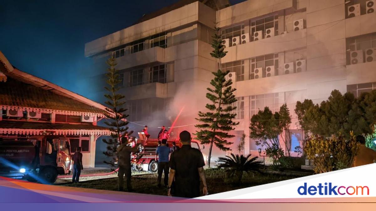 Kantor Bupati Inhil Terbakar!