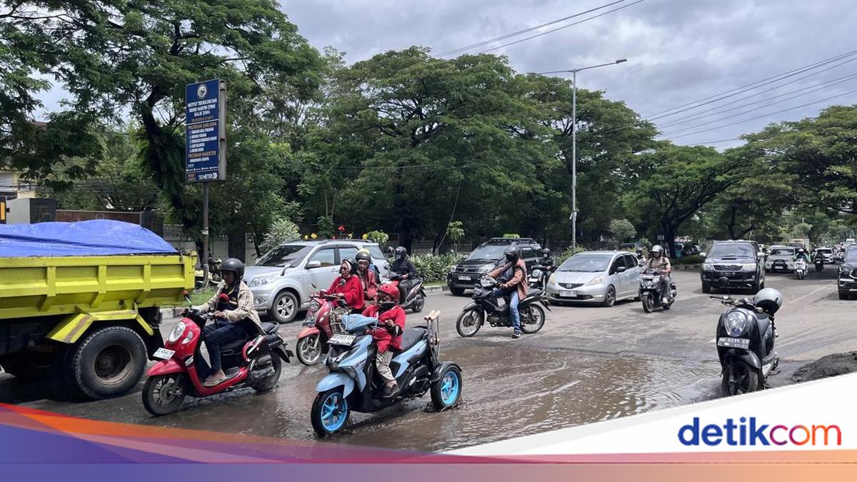 Jalan Perintis Makassar Rusak Usai Diaspal Ternyata Telan Anggaran Rp 22 M