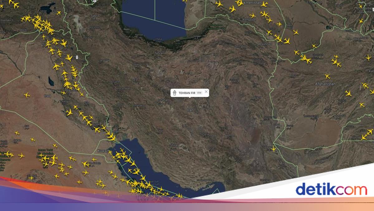 Pesawat Komersil Mulai Terbang Kembali di Iran