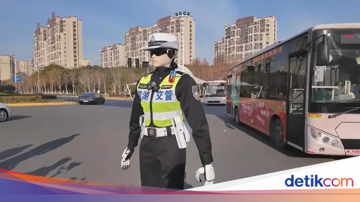 Robot Polisi China Mulai Bertugas, Deteksi Pelanggaran & Tilang Otomatis