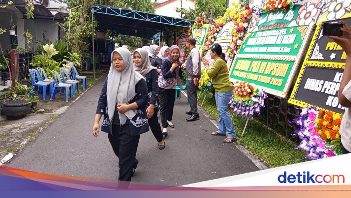Suasana Rumah Duka di Magelang Jelang Kedatangan Jenazah Syafiq Ali
