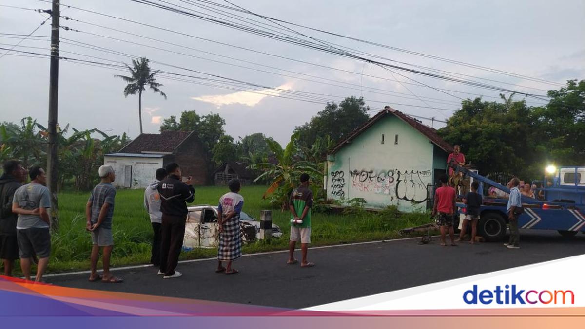 Pajero Oleng Lalu Nyemplung Sawah di Pundong Bantul